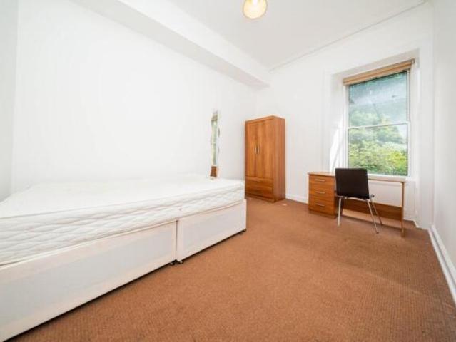 3 bedroom flat for rent in 1f2 Montague Street, Edinburgh, EH8