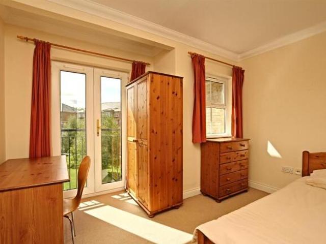 3 bedroom flat for rent in Venneit Close, Roger Dudman Way, Oxford, OX1