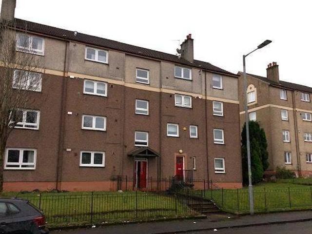 3 bedroom flat for rent in 28 Watchmeal Crescent FAIFLEY G81