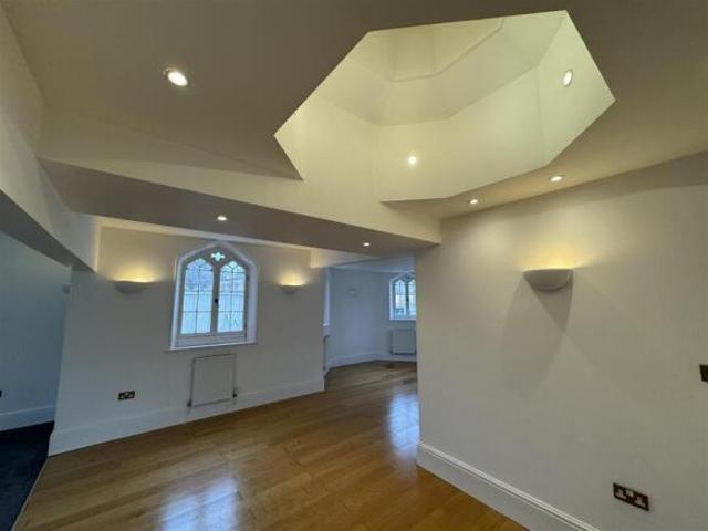 3 bedroom flat for rent in 2 Western Terrace, BRIGHTON, BN1