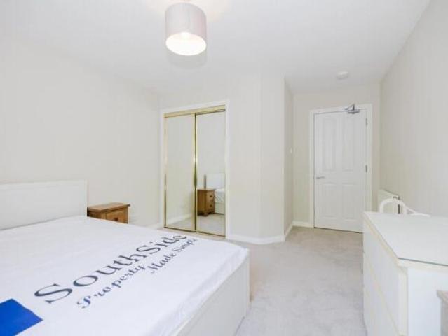 3 bedroom flat for rent in 3070L Huntingdon Place, Edinburgh, EH7 4AT, EH7