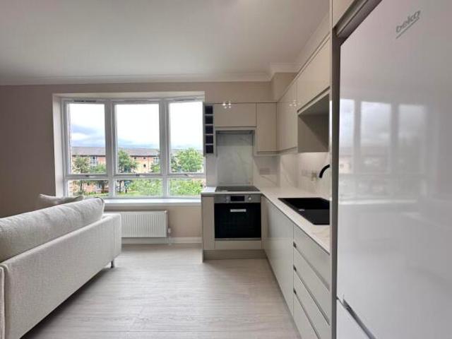 3 bedroom flat for rent in 39A Errol Gardens, Glasgow, G5