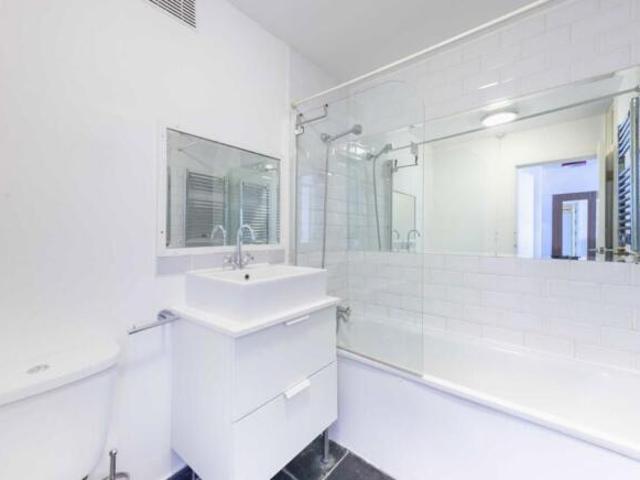3 bedroom flat for rent in Tachbrook Street, Pimlico, SW1V