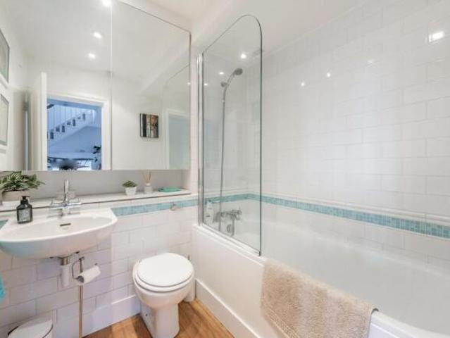 3 bedroom flat for rent in Tadema Road, Lots Road, London, SW10