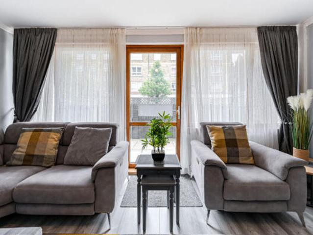 3 bedroom flat for rent in Thornham Street, Greenwich, London, SE10
