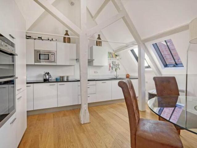 3 bedroom flat for rent in The Galleries, Brentwood 3 BEDROOM PENTHOUSE APARTMENT, CM14