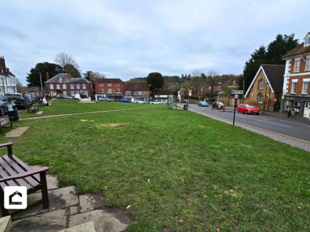 3 bedroom flat for rent in The Green, Westerham, TN16