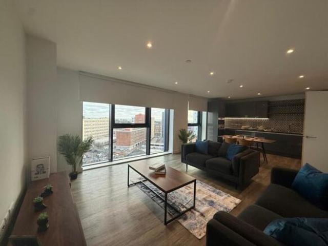 3 bedroom flat for rent in The Helm, 37 Holdenhurst Road, Bournemouth, BH8 8GX, BH8