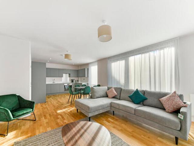 3 bedroom flat for rent in The Oakwood, Colina Road, Haringey, London, N15