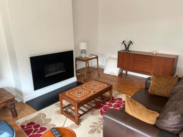 3 bedroom flat for rent in The Lawns, SE3