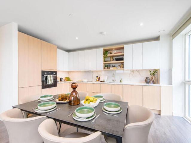 3 bedroom flat for rent in The Watermint, Hendon, London, NW9