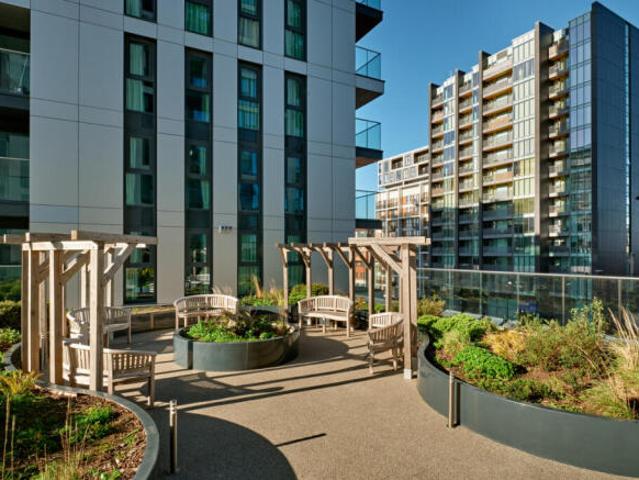 3 bedroom flat for rent in The Well House, SM1