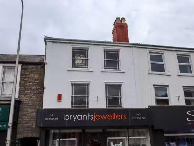 3 bedroom flat for rent in The Triangle, Clevedon, BS21