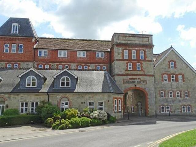 3 Bedroom Flat For Rent In Tisbury