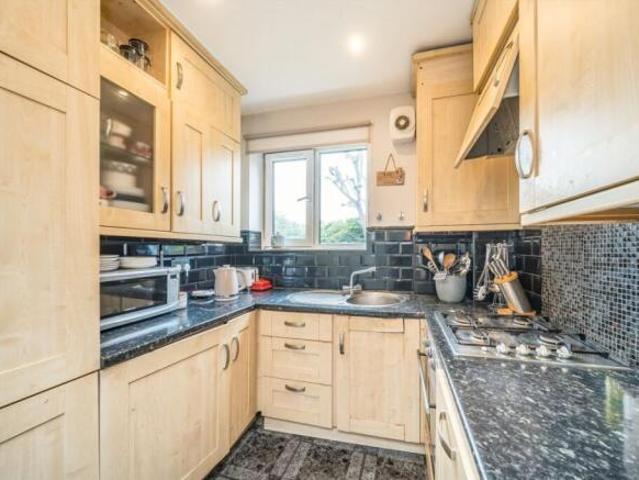 3 bedroom flat for rent in Tooting Grove, Tooting, SW17