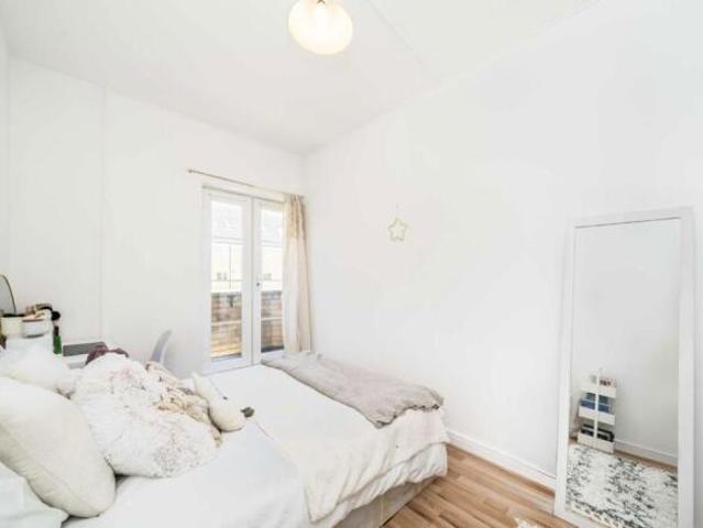 3 bedroom flat for rent in Tower Mill Road, Peckham, SE15