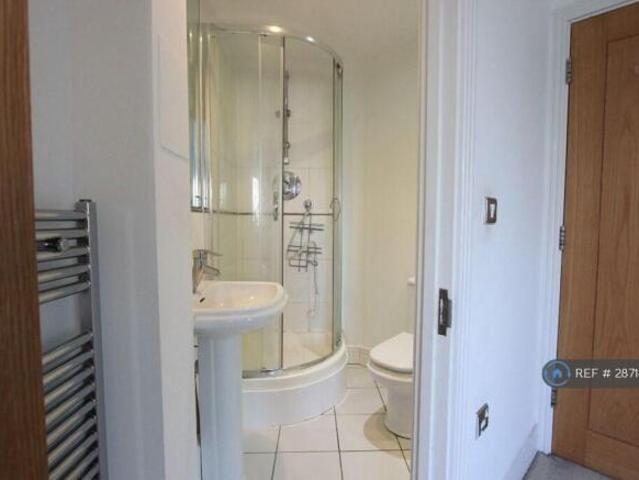 3 bedroom flat for rent in Trade Winds, London, E16