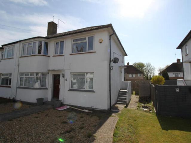 3 bedroom flat for rent in Trevellance Way, Watford, Hertfordshire, WD25