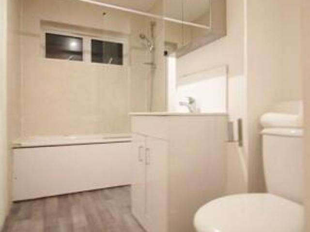 3 bedroom flat for rent in Trimdon, London, NW1