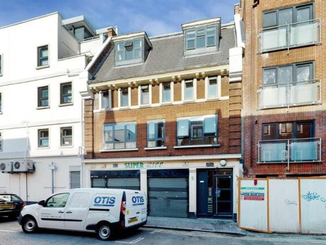 3 bedroom flat for rent in Umberston Street, London, E1