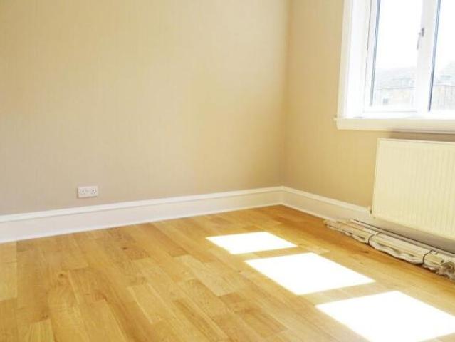 3 bedroom flat for rent in Unfurnished 3 bed 2nd floor flat @ Boleyn Rd, G41