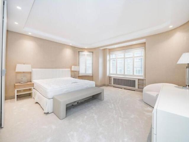 3 bedroom flat for rent in Upper Grosvenor Street, Mayfair, W1K