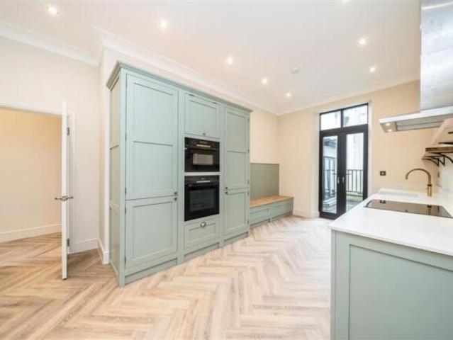 3 bedroom flat for rent in Upper Montagu Street, Marylebone, W1H