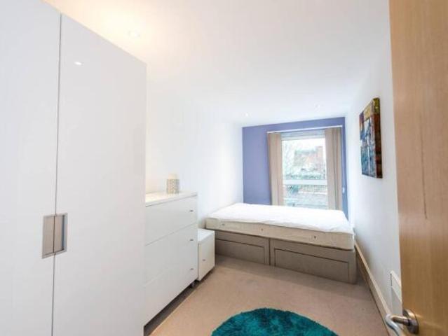 3 bedroom flat for rent in Vauxhall Bridge Road, Westminster, SW1V