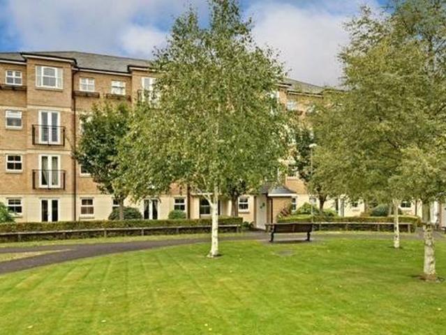 3 bedroom flat for rent in Venneit Close city Centre OX1