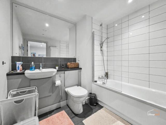 3 bedroom flat for rent in Vesta Street, Manchester, M4