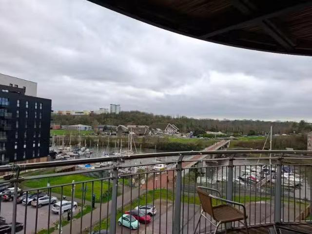 3 bedroom flat for rent in Victoria Wharf, Watkiss Way, Cardif.