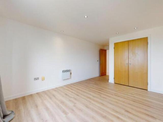3 bedroom flat for rent in Victoria Wharf, Watkiss Way, Cardiff, CF11