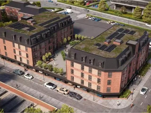 3 bedroom flat for rent in Victoria Road, Aldershot, Hampshire.