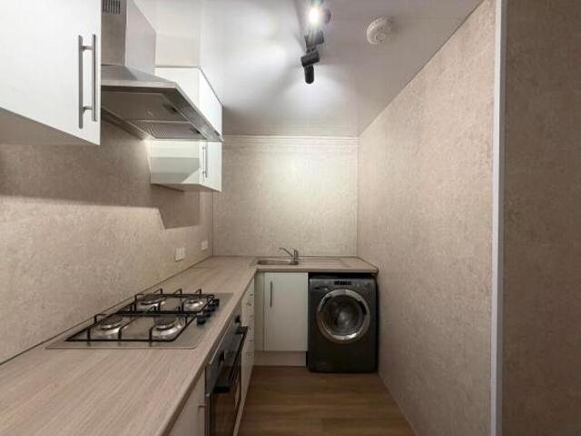 3 bedroom flat for rent in Victoria Road, Crosshill, Glasgow, G42
