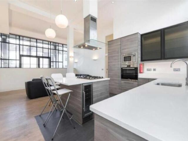3 bedroom flat for rent in Villiers Road Willesden Green NW2