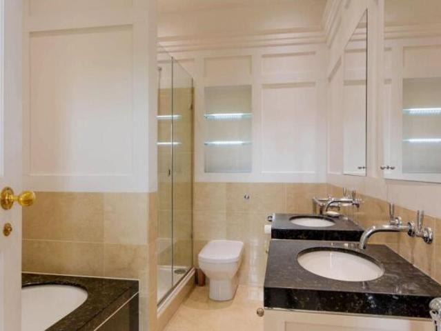 3 bedroom flat for rent in Vitali Close, Roehampton, London, SW15