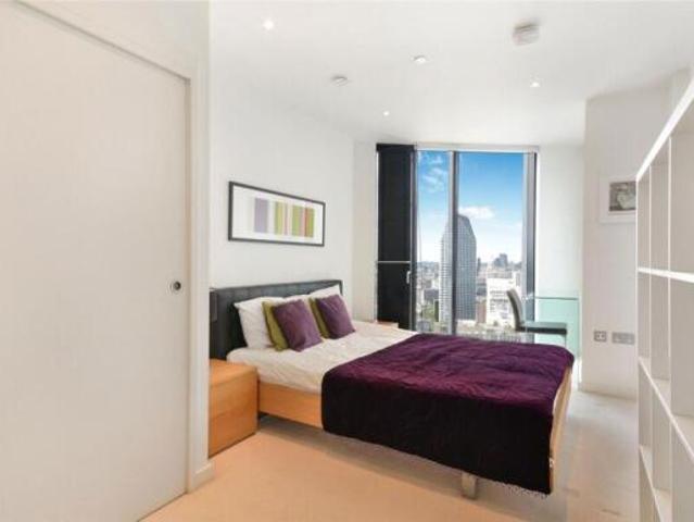 3 bedroom flat for rent in Walworth Road, Elephant and Castle, London, SE1