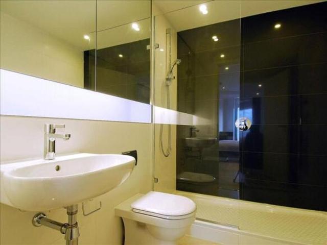 3 bedroom flat for rent in Walworth Road, Elephant and Castle, London, SE1