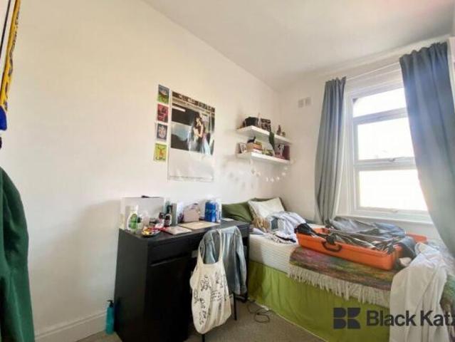 3 bedroom flat for rent in Walworth Road, Elephant and Castle SE17