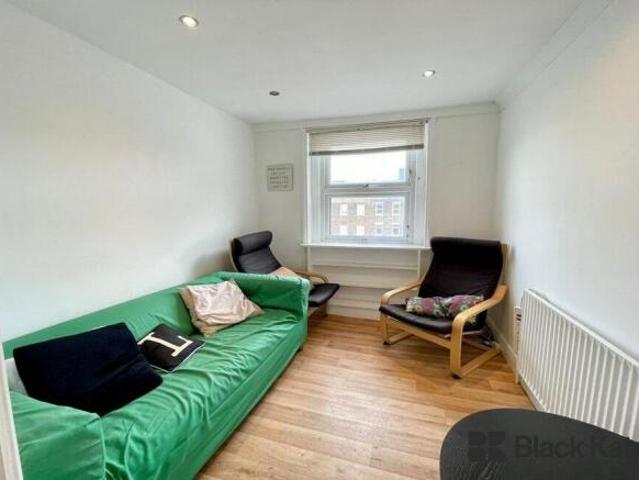 3 bedroom flat for rent in Walworth Road, Elephant and Castle SE17