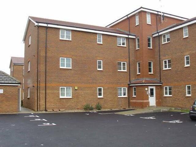 3 bedroom flat for rent in Walker Grove Hatfield AL10