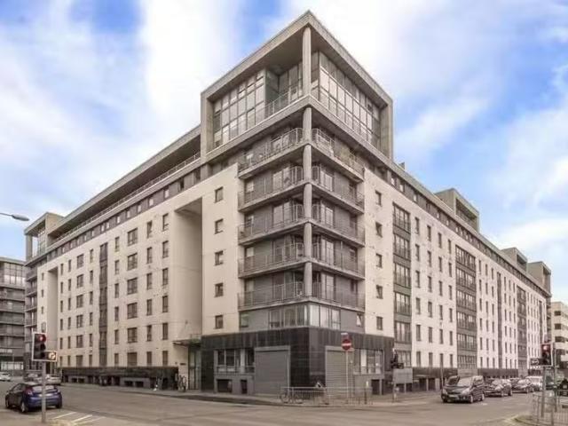 3 bedroom flat for rent in Wallace Street, Tradeston, Glasgow.