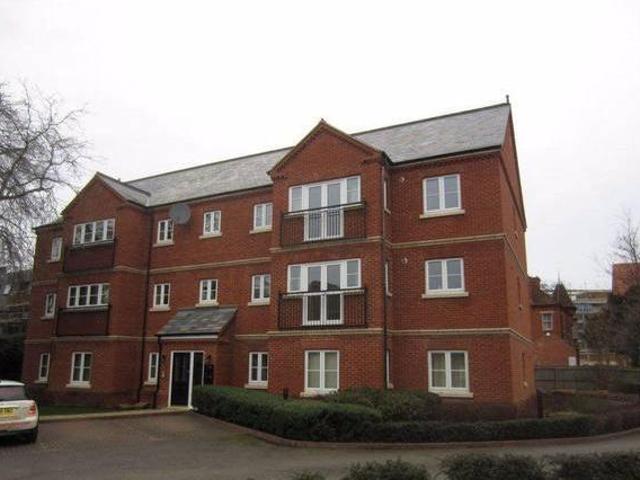 3 bedroom flat for rent in Walnut Mews Thorpe Road PE3