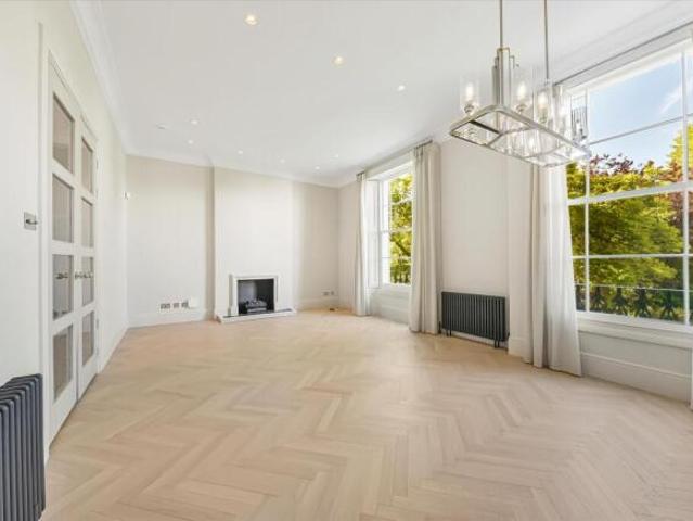 3 bedroom flat for rent in Warwick Avenue, Maida Vale, London W9