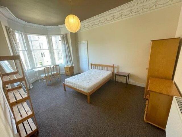 3 bedroom flat for rent in Warrender Park Road, Edinburgh, Midlothian, EH9