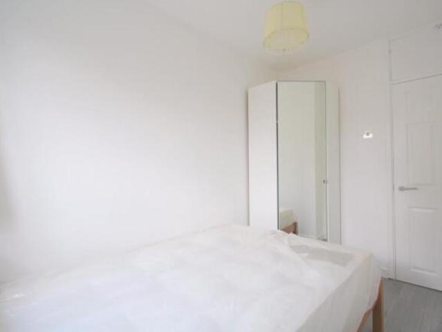 3 bedroom flat for rent in Wenlock Court, New North Road, Old Street, N1