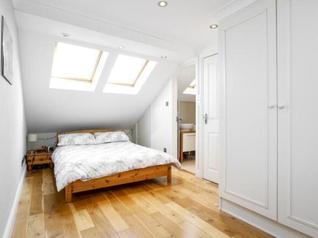 3 bedroom flat for rent in Weiss Road London SW15