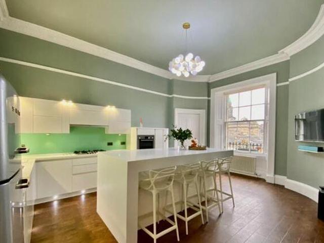 3 Bedroom Flat For Rent In West End, Edinburgh