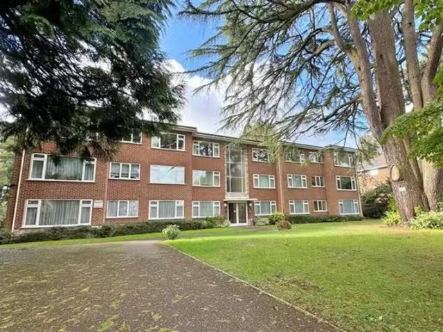 3 bedroom flat for rent in Westbourne, BH4