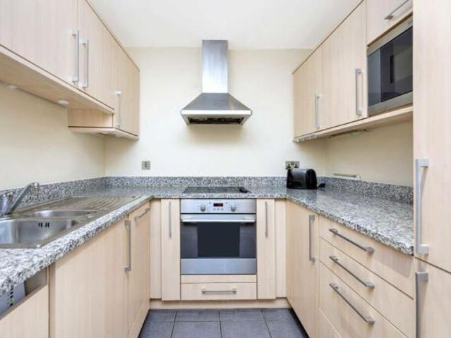 3 bedroom flat for rent in Western Gateway, Royal Docks, E16